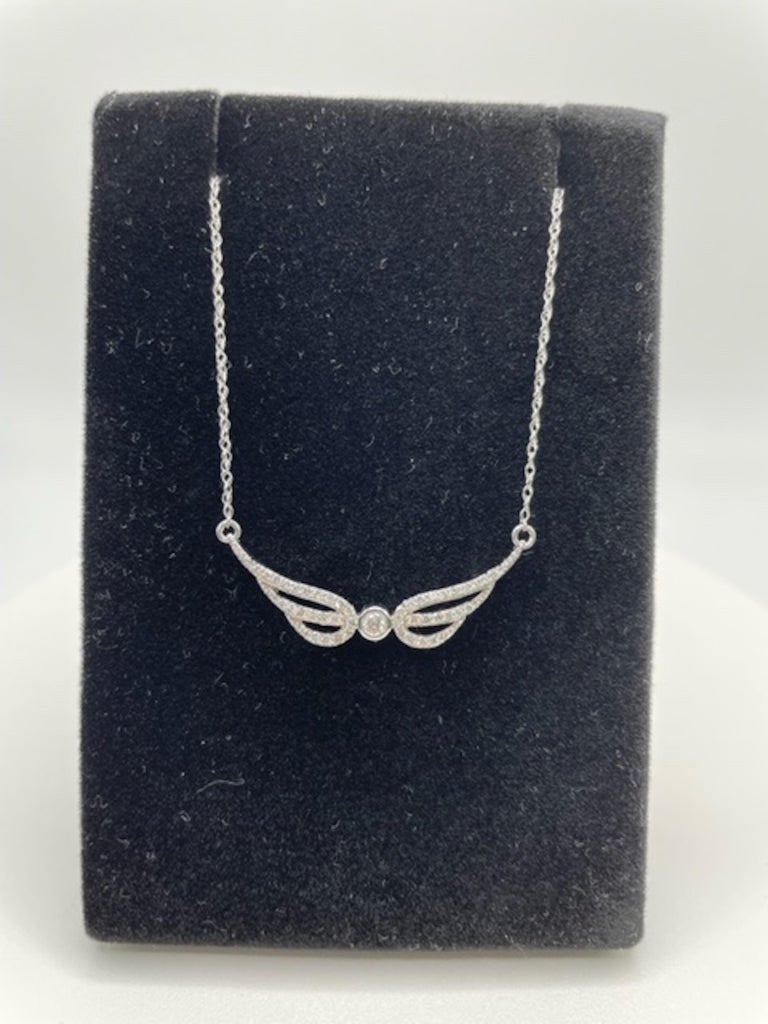 14k White Gold Diamond Wing Necklace For Sale at 1stDibs