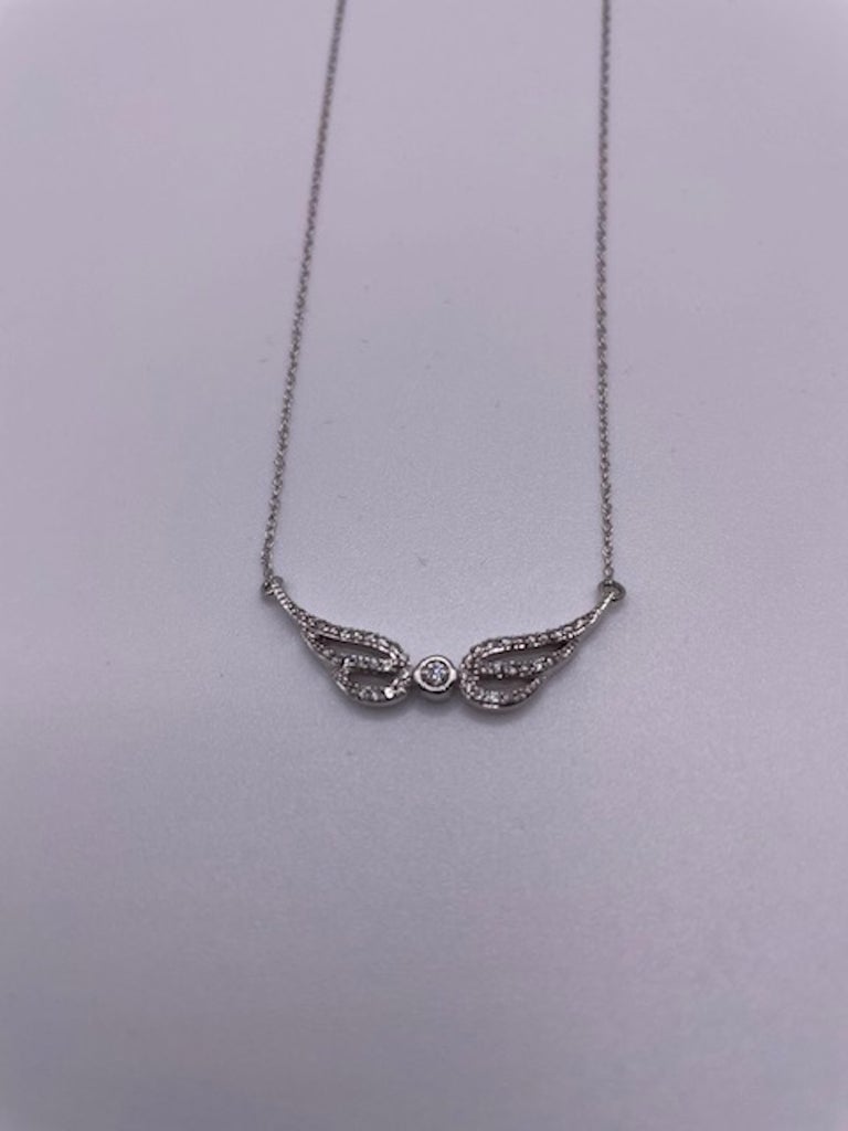 14k White Gold Diamond Wing Necklace For Sale at 1stDibs