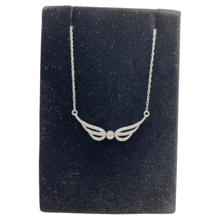14k White Gold Diamond Wing Necklace For Sale at 1stDibs