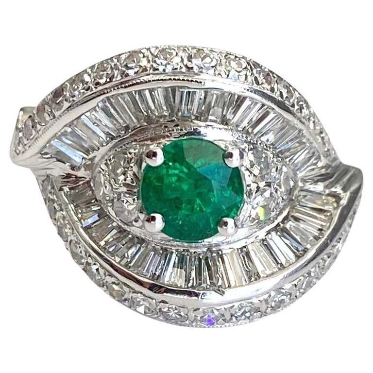 14k White Gold Round Cut Emerald and Diamond Cluster Ring For Sale at ...