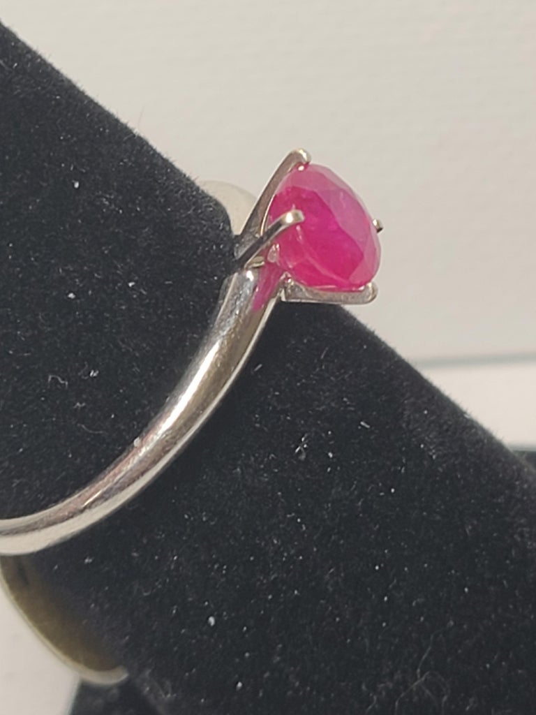 14k White Gold Ruby Solitaire Ring For Sale at 1stDibs