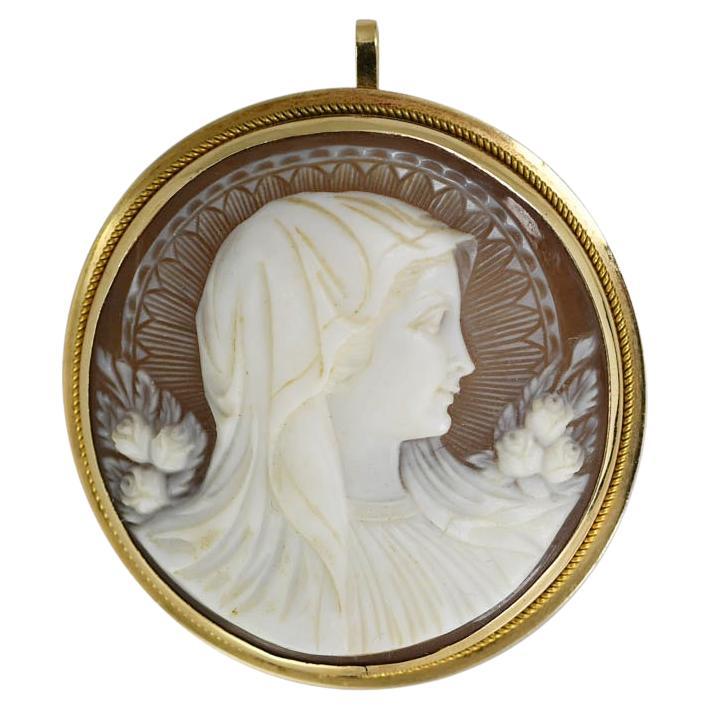 Vintage .800 Gold Leaf Shape Brooch, 6.G For Sale at 1stDibs