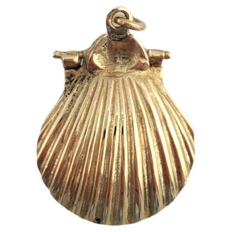 14K Yellow Gold Articulated Clam Shell at 1stDibs