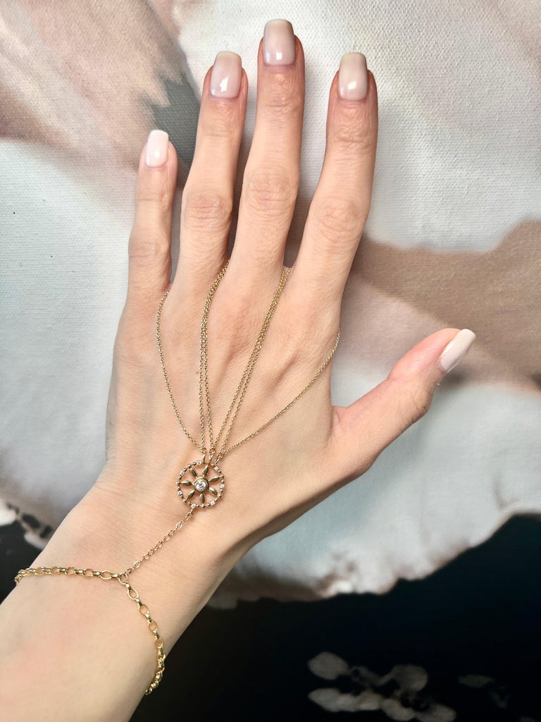 14k Yellow Gold Bracelet Hand Chain For Sale at 1stDibs