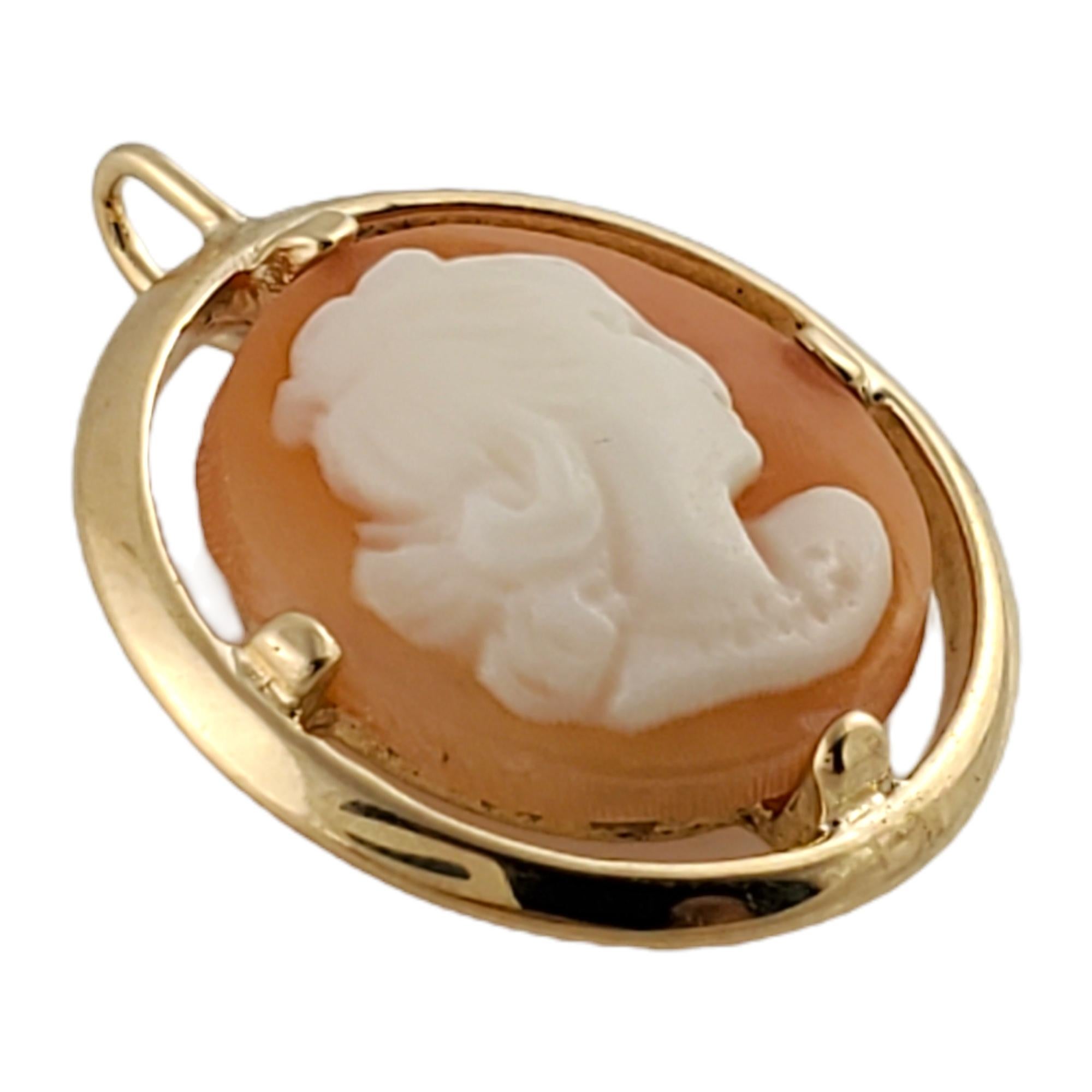 14k Yellow Gold Cameo Pendant For Sale at 1stDibs