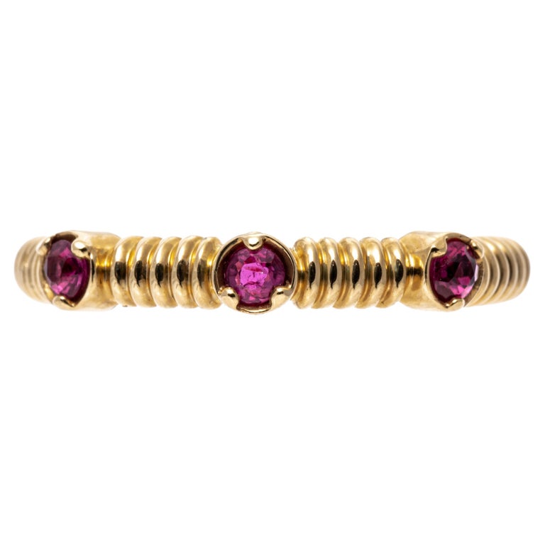 14k Yellow Gold Contemporary Ribbed Ruby Band Ring For Sale at 1stDibs