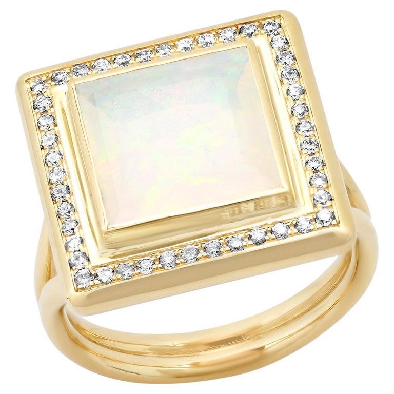 14k Yellow Gold Diamond and Moonstone Cocktail Ring For Sale at 1stDibs