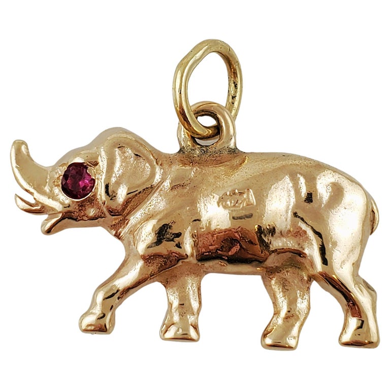 14K Yellow Gold Elephant Pendant For Sale at 1stDibs