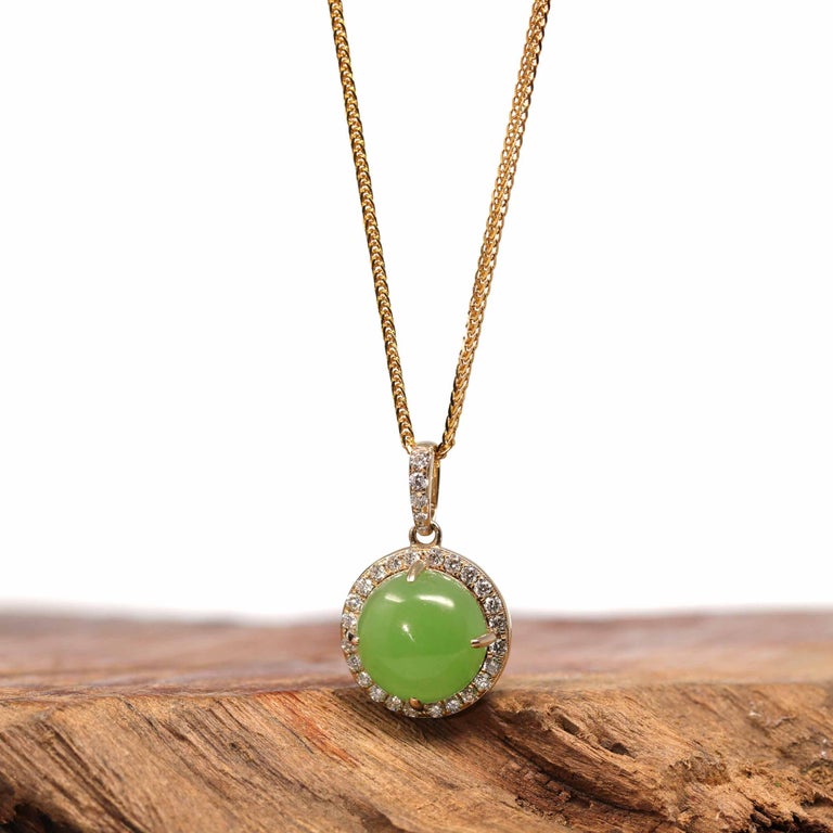 14K Yellow Gold Green Apple Jade Circle Pendant Necklace with VS1 ...