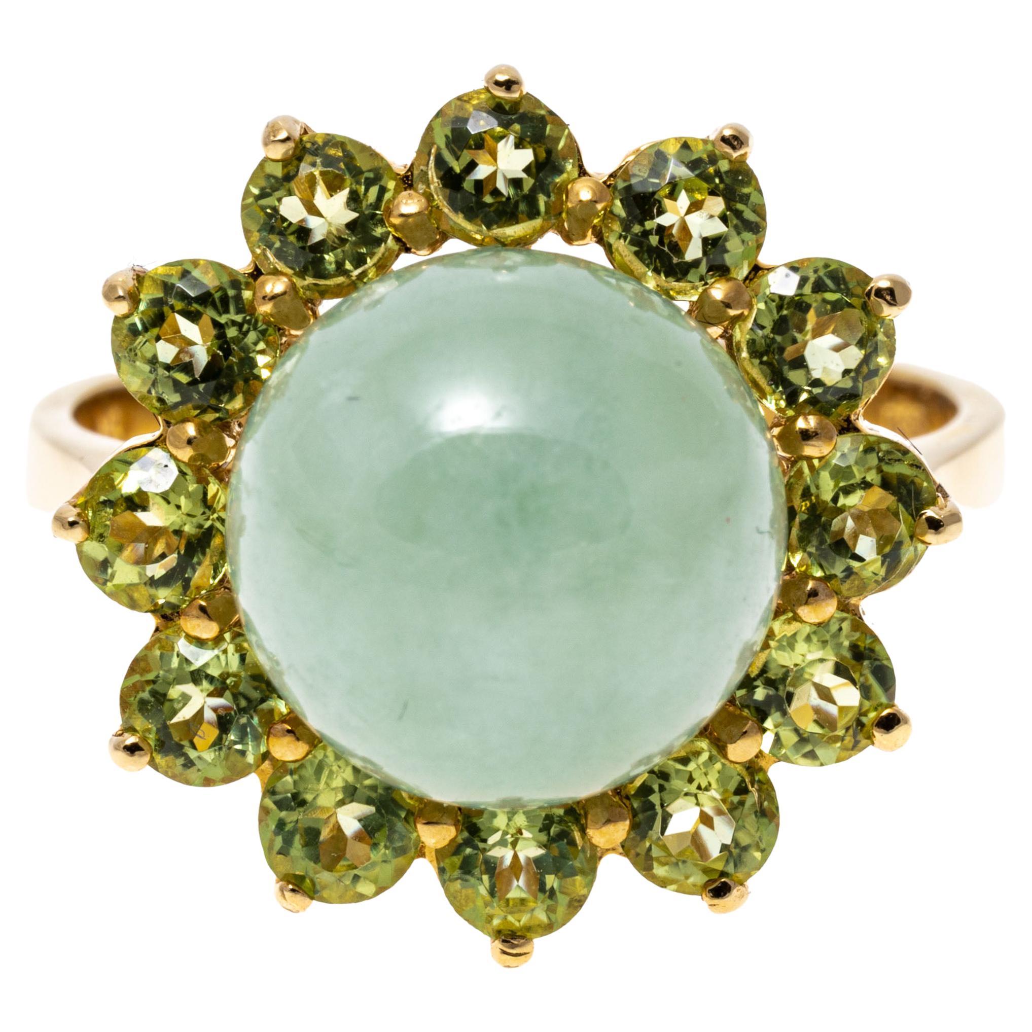Vintage Yellow Gold Green Peridot and Diamond Ring For Sale at 1stDibs