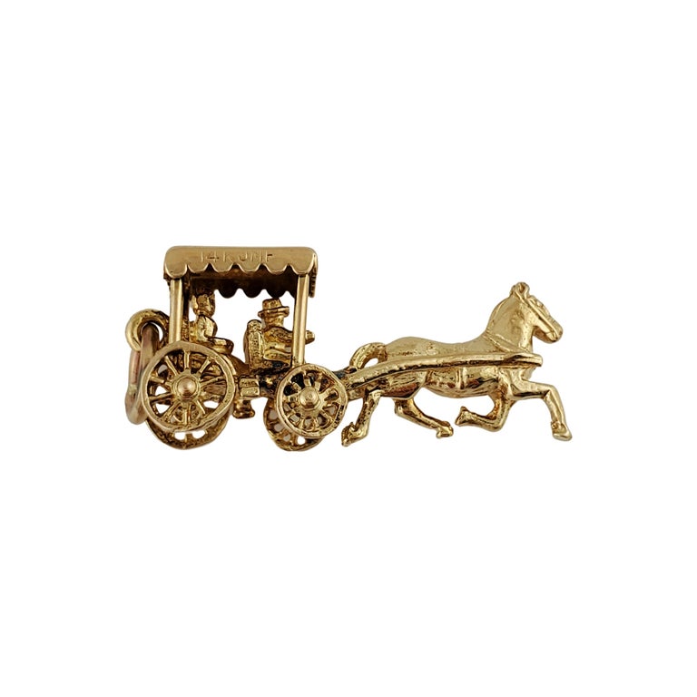 14K Yellow Gold Horse and Carriage Charm For Sale at 1stDibs