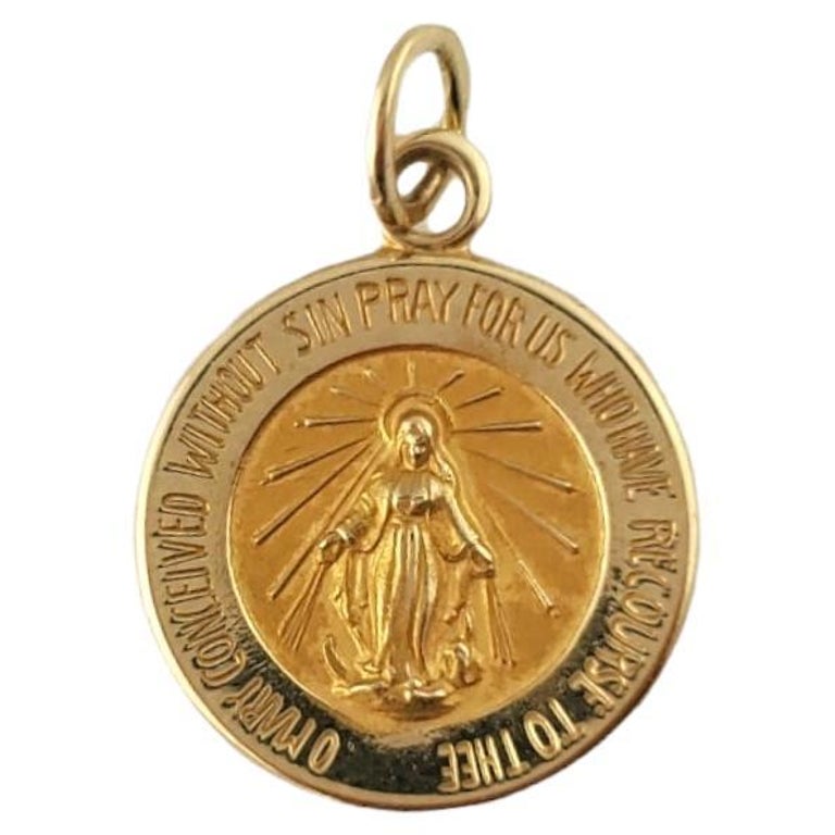 14K Yellow Gold Mary Pendant With Chain For Sale at 1stDibs