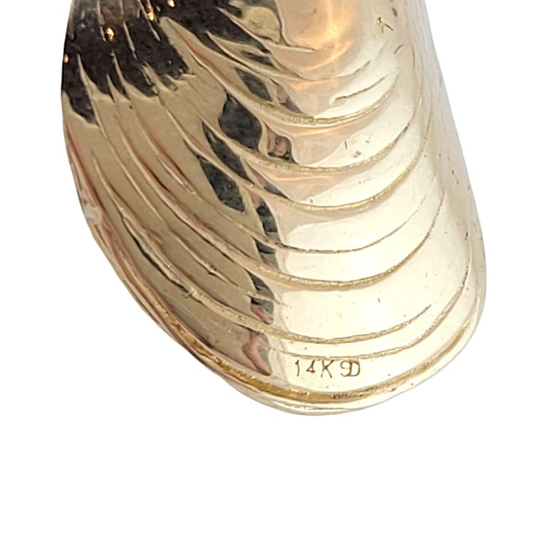 14K Yellow Gold Mussel Shell Charm For Sale at 1stDibs