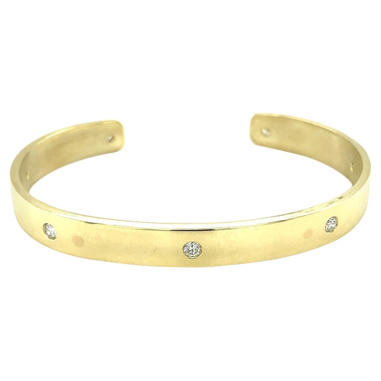 14K Yellow Gold Round Cut Diamond Studded Cuff For Sale at 1stDibs