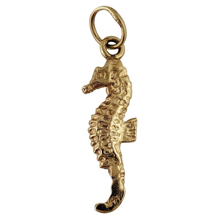 14K Yellow Gold Seahorse Charm For Sale at 1stDibs