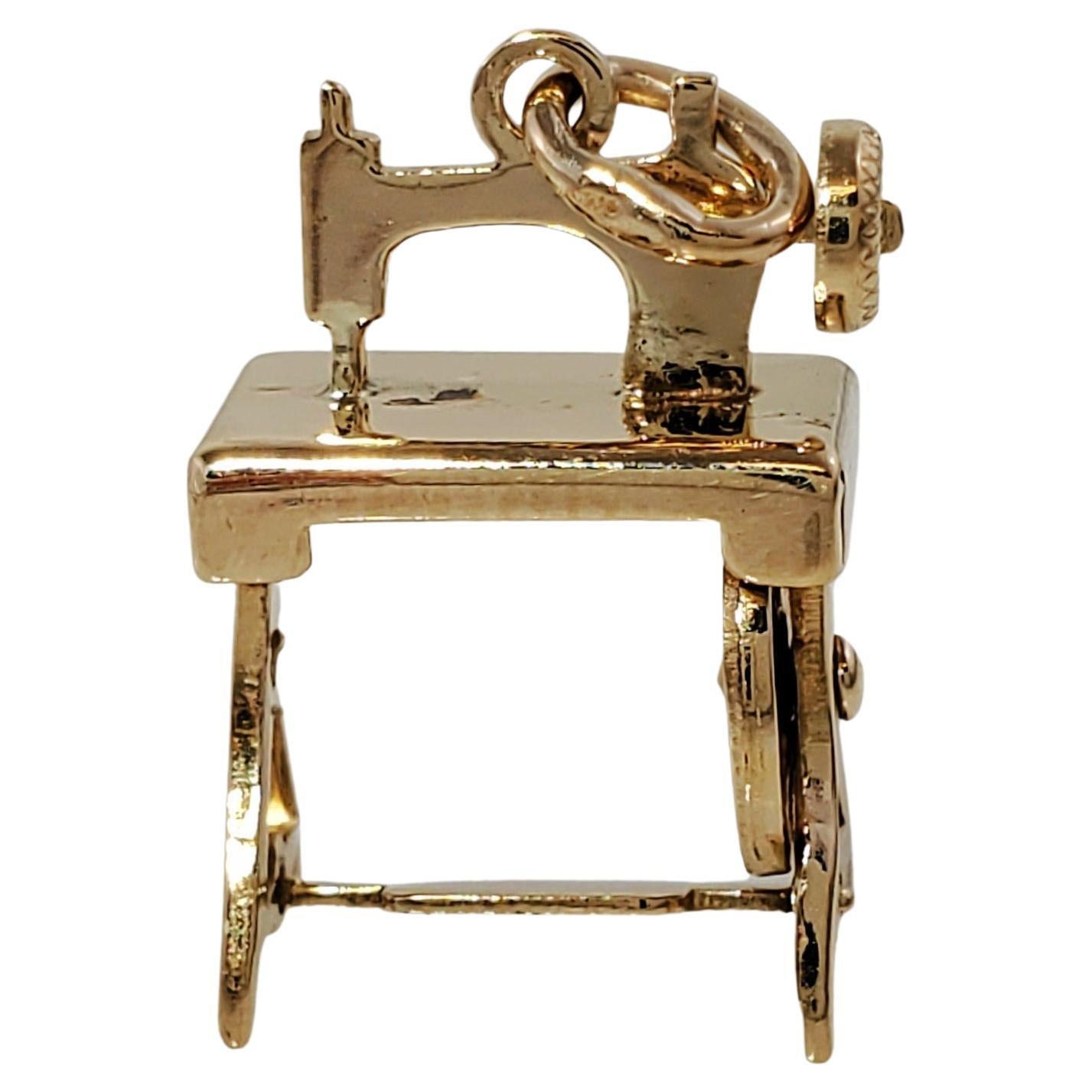 14 Karat Yellow Gold Mechanical Sewing Machine Charm at 1stDibs