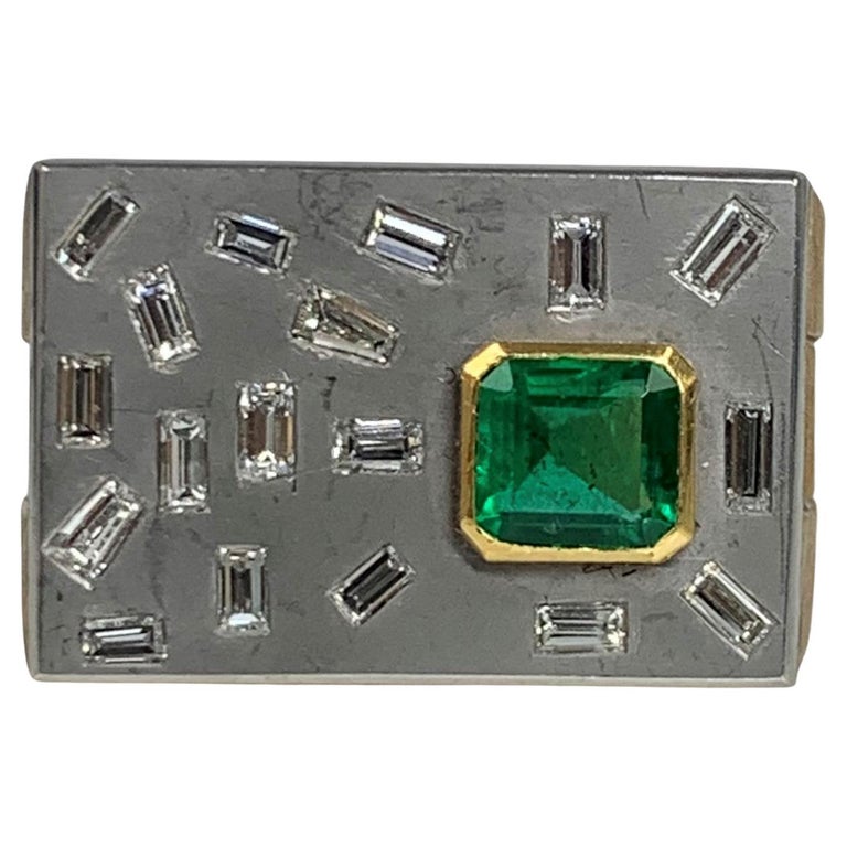 14K Yellow Gold Square Shaped Emerald Diamond Ring For Sale at 1stDibs