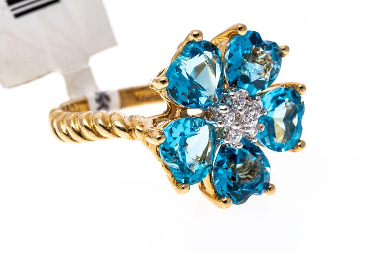 14k Yellow Gold Swiss Blue Topaz Flower Form Ring For Sale at 1stDibs