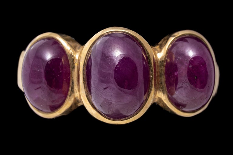 14K Yellow Gold Three Stone Bezel Set Ruby Cabchon Ring For Sale at 1stDibs