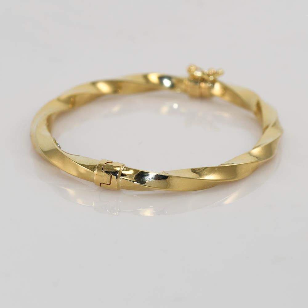 14K Yellow Gold Twisted Bangle, 10.4gr For Sale at 1stDibs