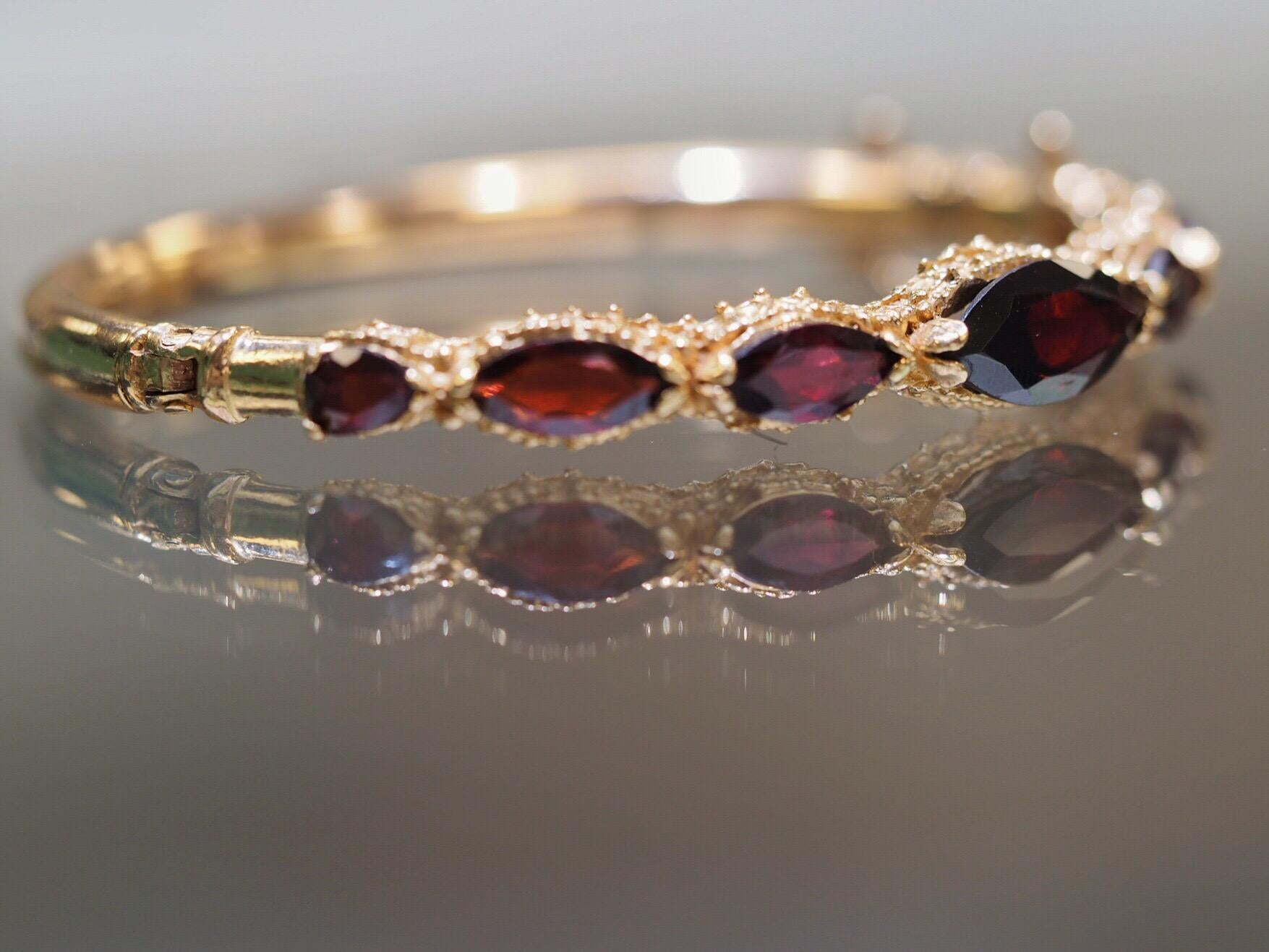 14 Karat Yellow Gold Vintage Natural Garnet Bangle Bracelet at 1stDibs