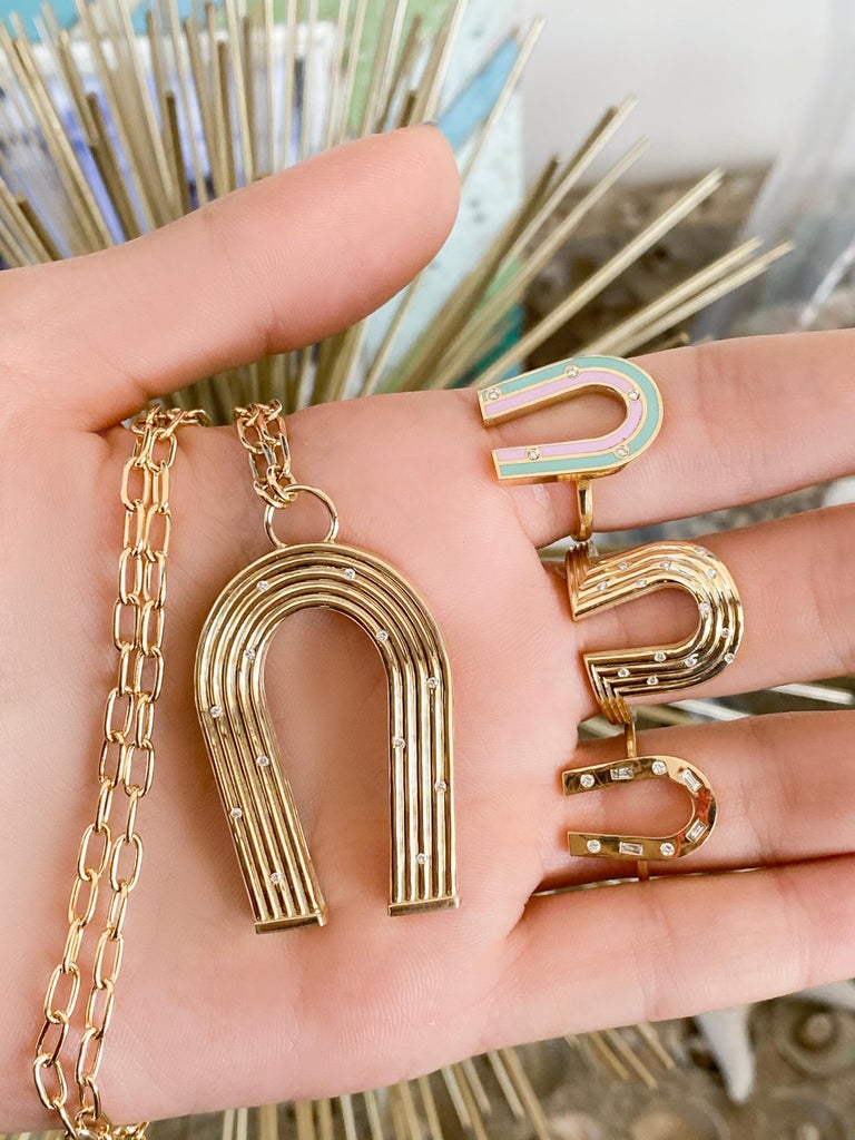 14K Yellow Gold Large Gold and Diamond Horseshoe Necklace For Sale at ...