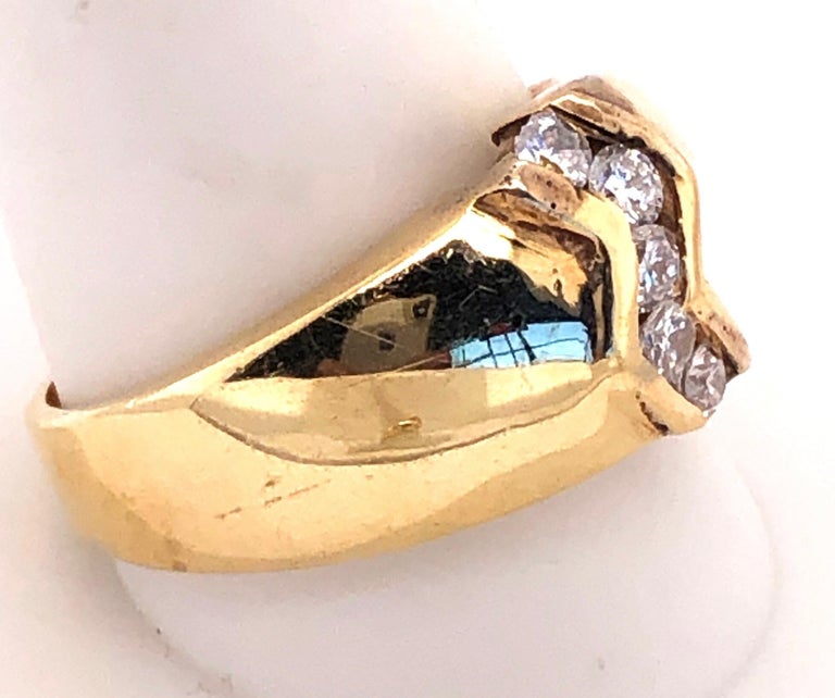 14 Karat Yellow Gold Freeform Ring with 5 Diamonds For Sale at 1stDibs