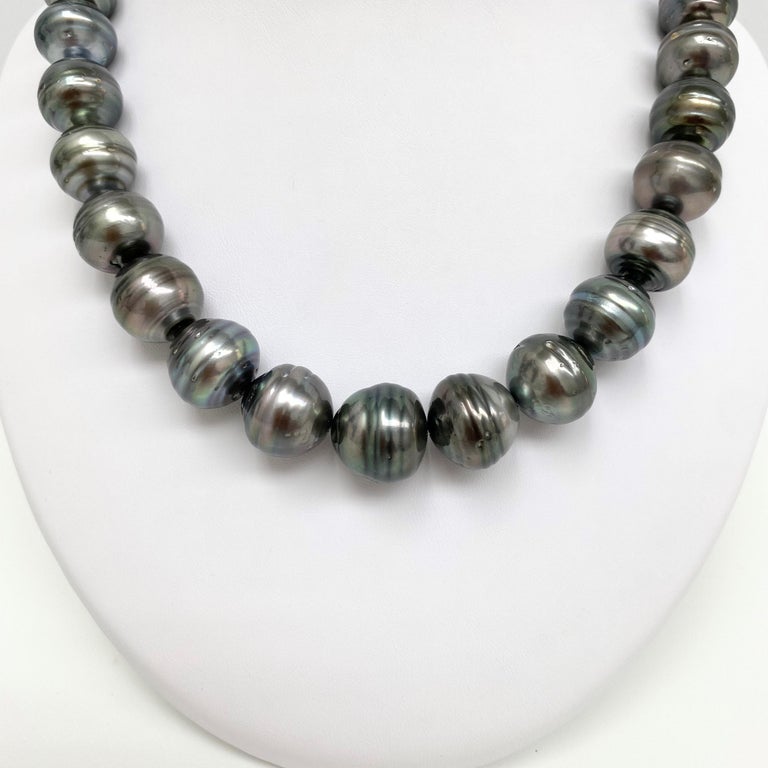 Tahitian Circled Button/Baroque Pearl Necklace with Gold Clasp For Sale ...
