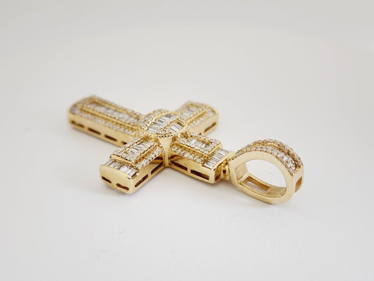 1.50 Carat Diamond Cross Pendant 14 Karat Yellow Gold For Sale at 1stDibs