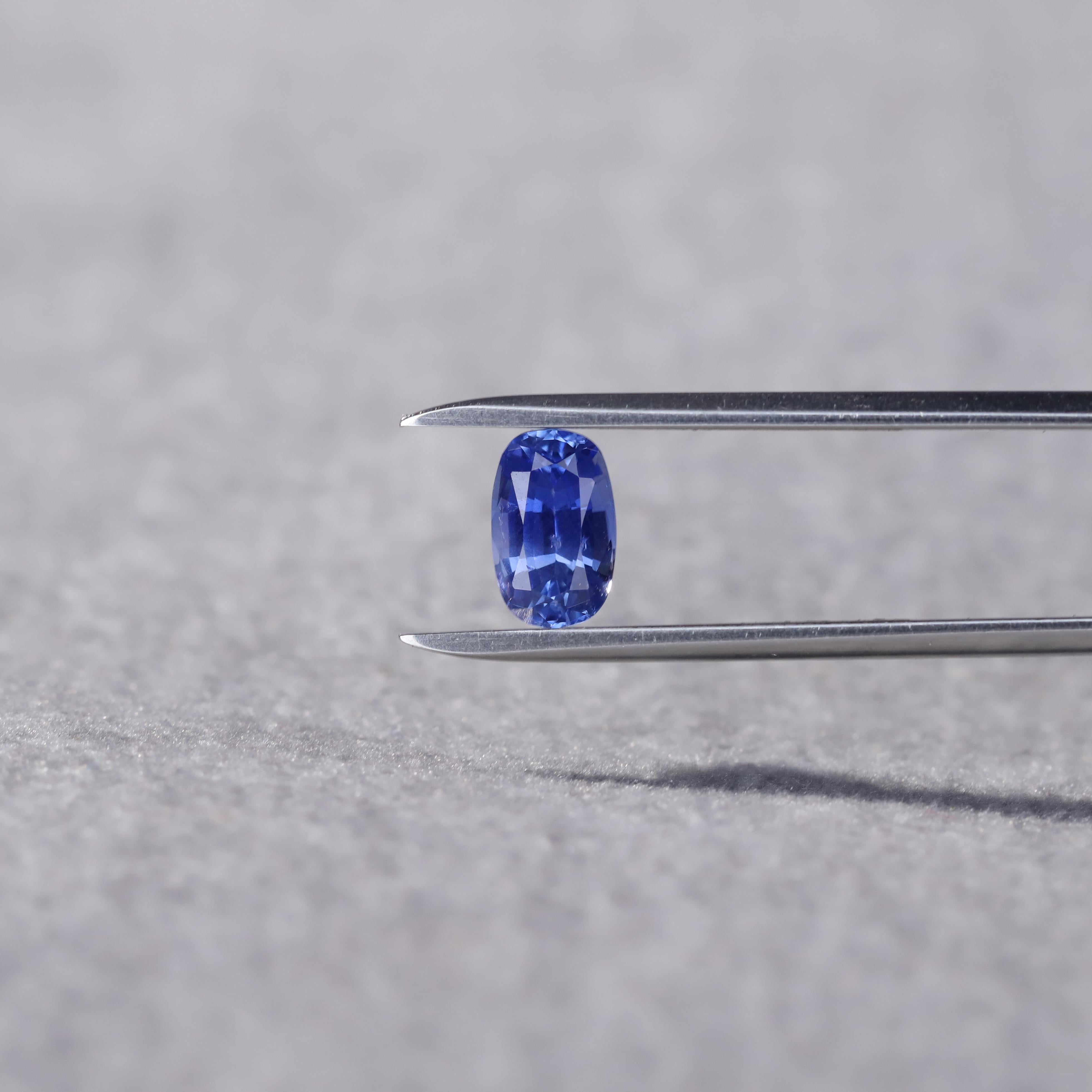 1.50 Carat Unheated Cornflower Blue Natural Sapphire Loose Gemstone from Ceylon For Sale at ...