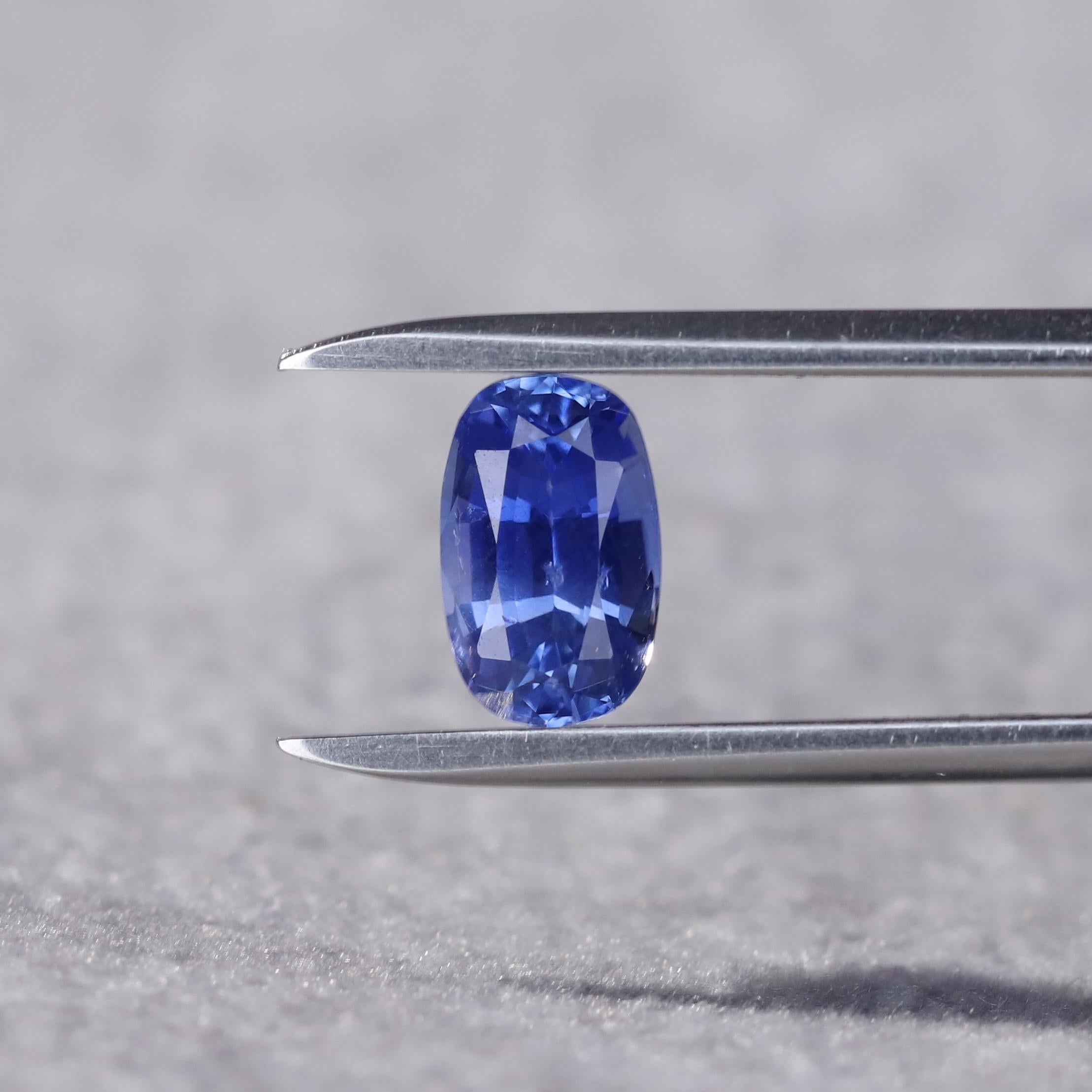 1.50 Carat Unheated Cornflower Blue Natural Sapphire Loose Gemstone from Ceylon For Sale at ...