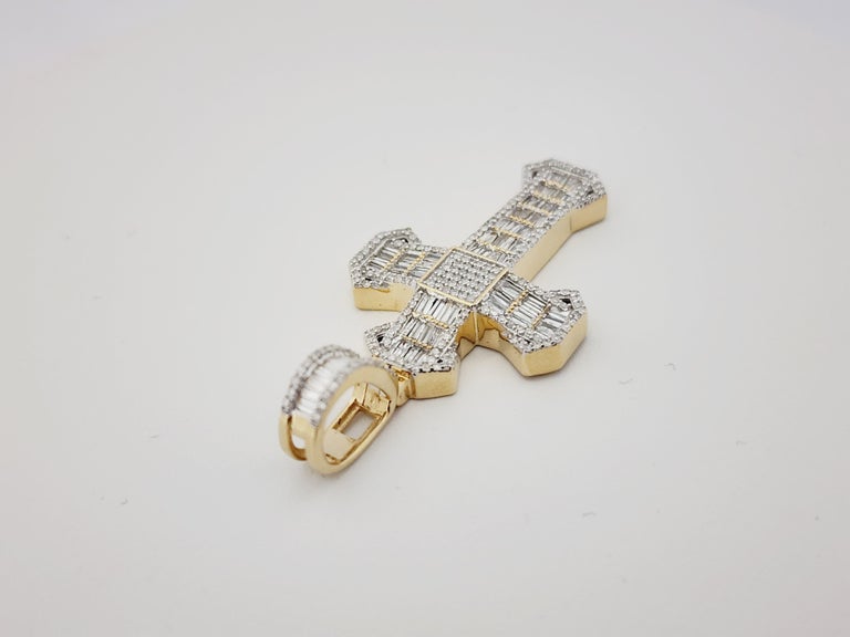 1.50 Carat Diamond Cross Pendant 14 Karat Yellow Gold For Sale at 1stDibs