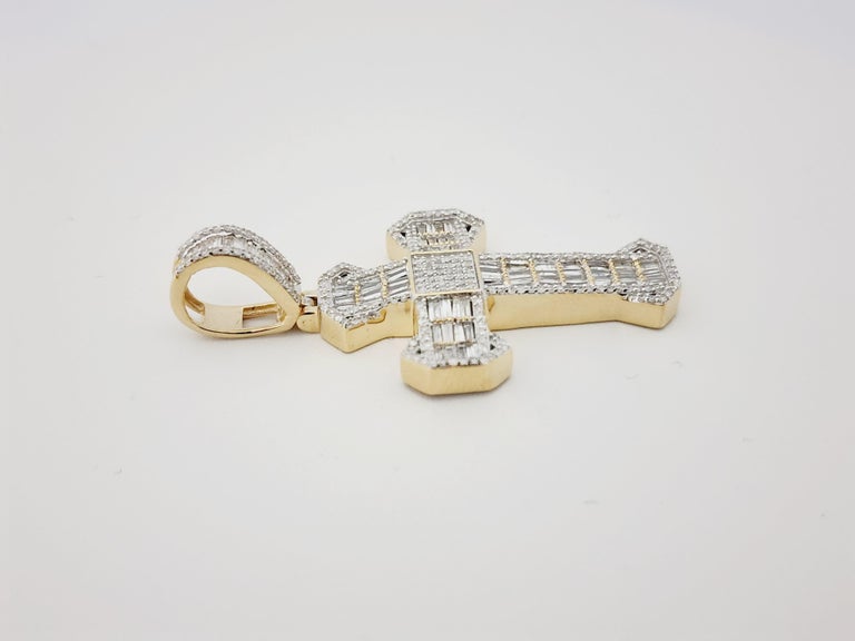 1.50 Carat Diamond Cross Pendant 14 Karat Yellow Gold For Sale at 1stDibs