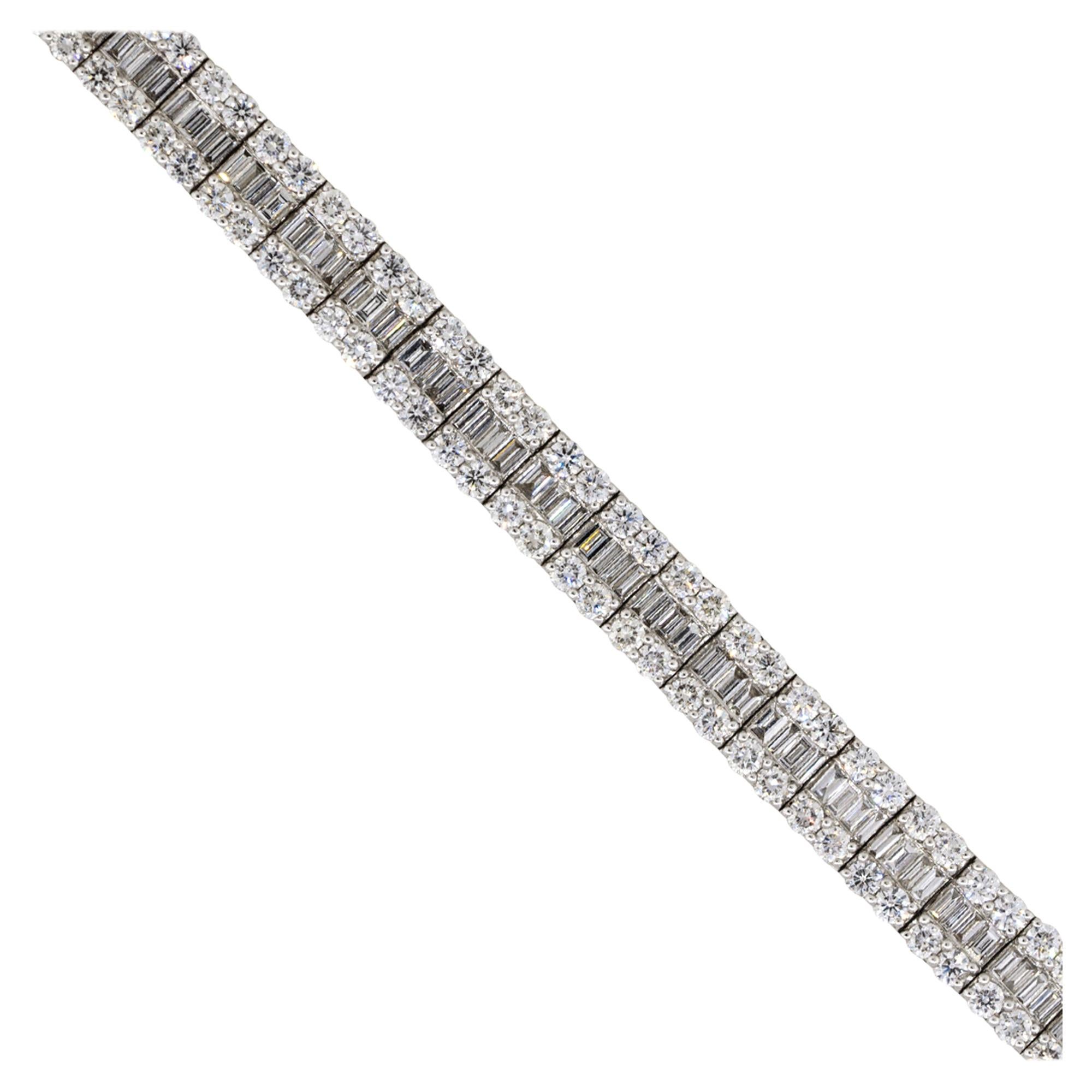 Link 18 Karat White Gold Diamond Bracelet with 1 Carat Pavé of Diamonds ...