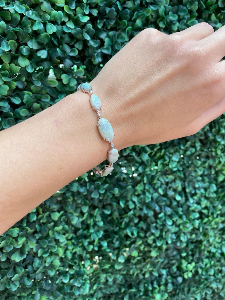 15.70 Carat Total Weight Oval Shaped Lightning Ridge Opals 18k Gold ...