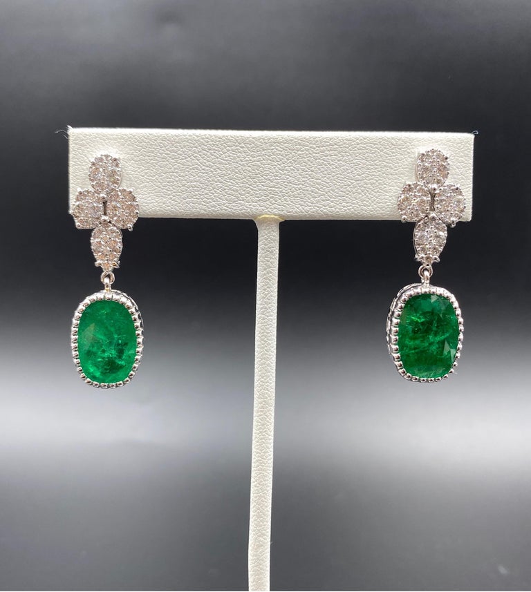 15.88 Carat Natural Green Emerald and Diamond Earring, 18 Carat Gold ...