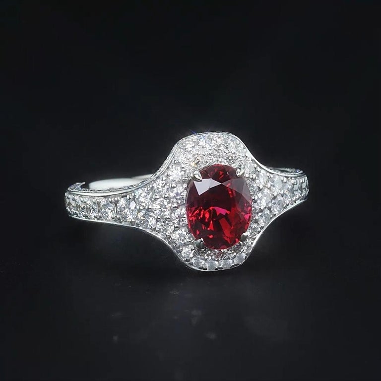 1.59 Carat No Heat Vivid Red Ruby 18 Karat Ring For Sale at 1stDibs
