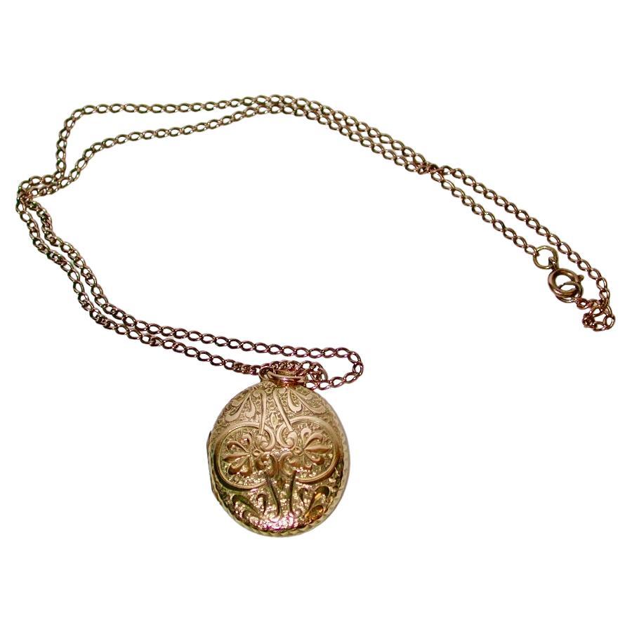 15ct Gold Victorian Back and Front Locket on 9ct Gold Chain, Dated ...