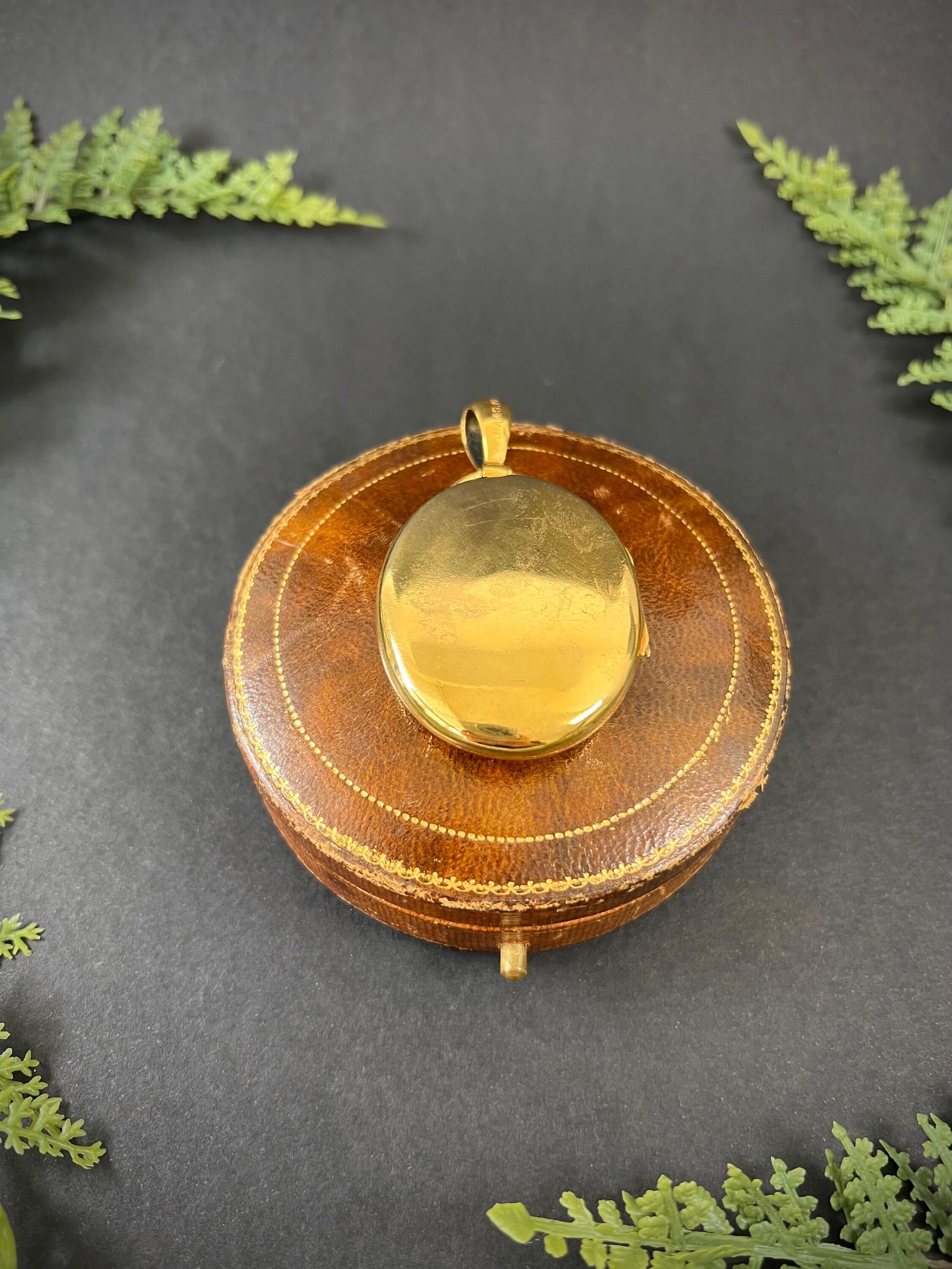 15ct Yellow Gold, Large Victorian Oval Shaped Locket with Butterfly ...