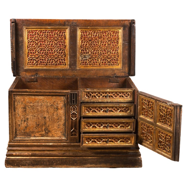 15th Century Italian Cassone Chest For Sale at 1stDibs