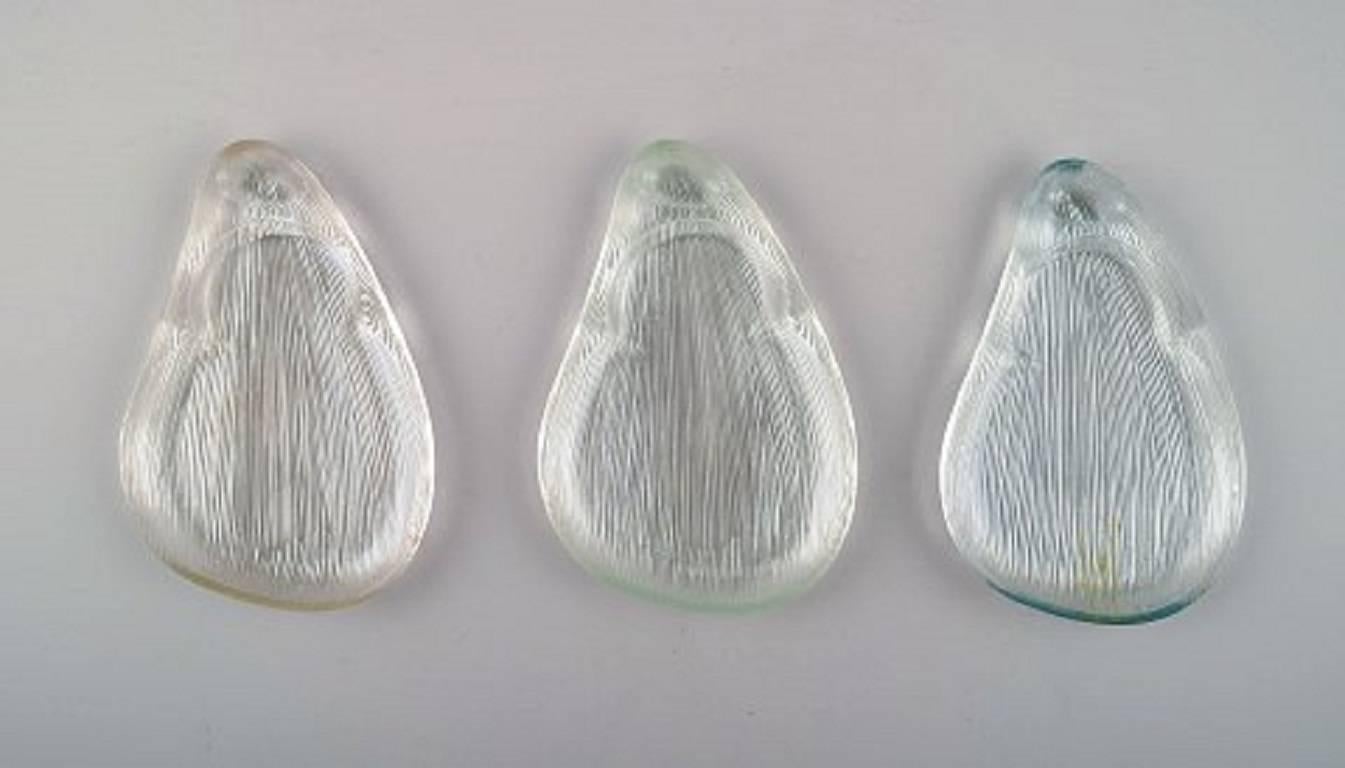 16 Finnish Art Glass Plates, 1960s, Finnish Design at 1stDibs
