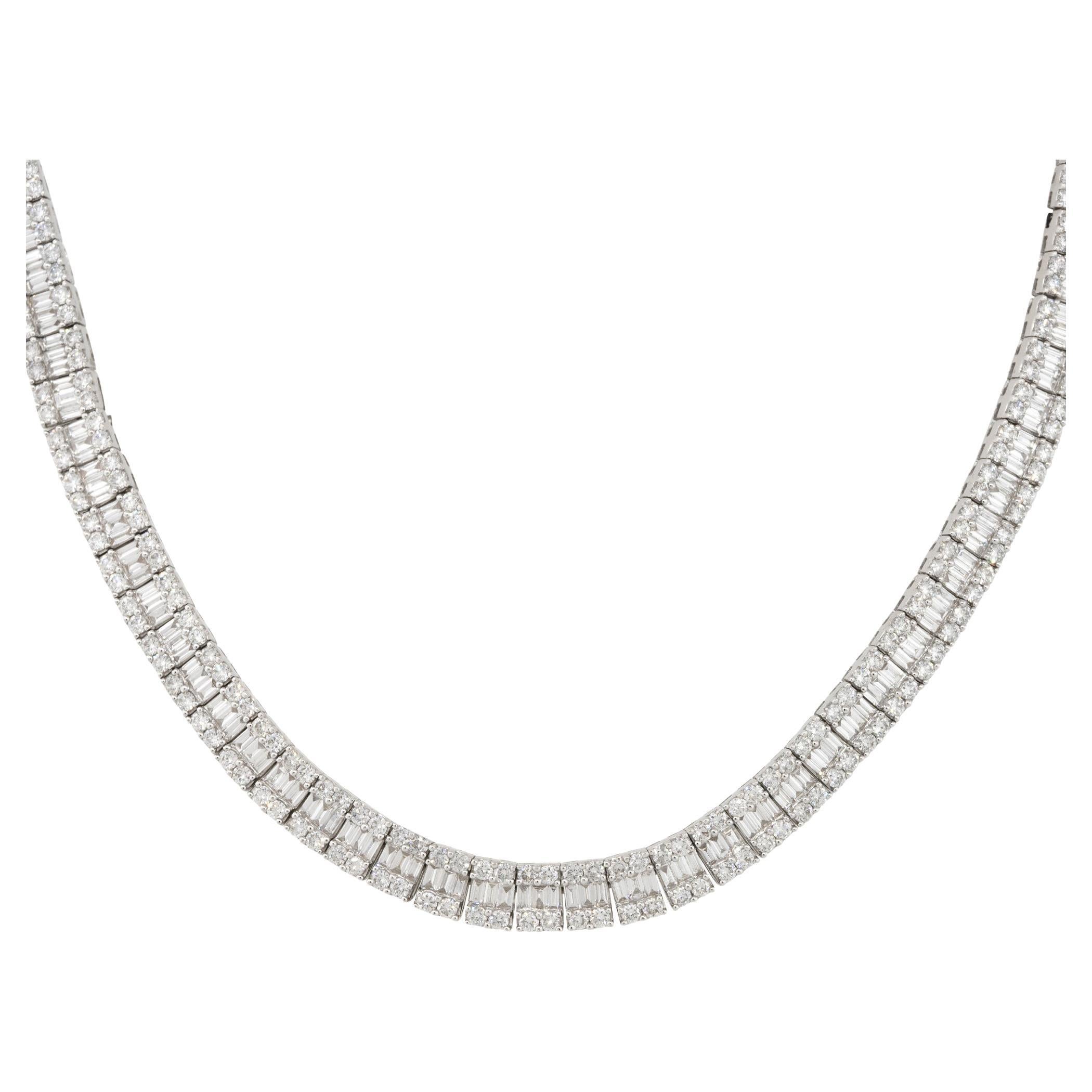 Collier tennis en or 18 carats à trois griffes avec diamants ronds de 8 ...
