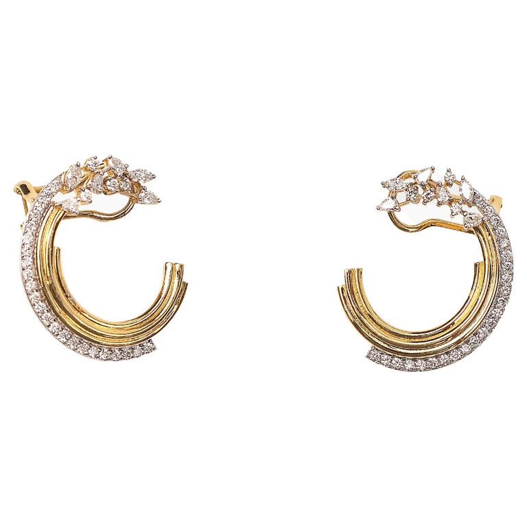 1.69 cts Diamond Hoop Earring in 18K Yellow Gold For Sale at 1stDibs