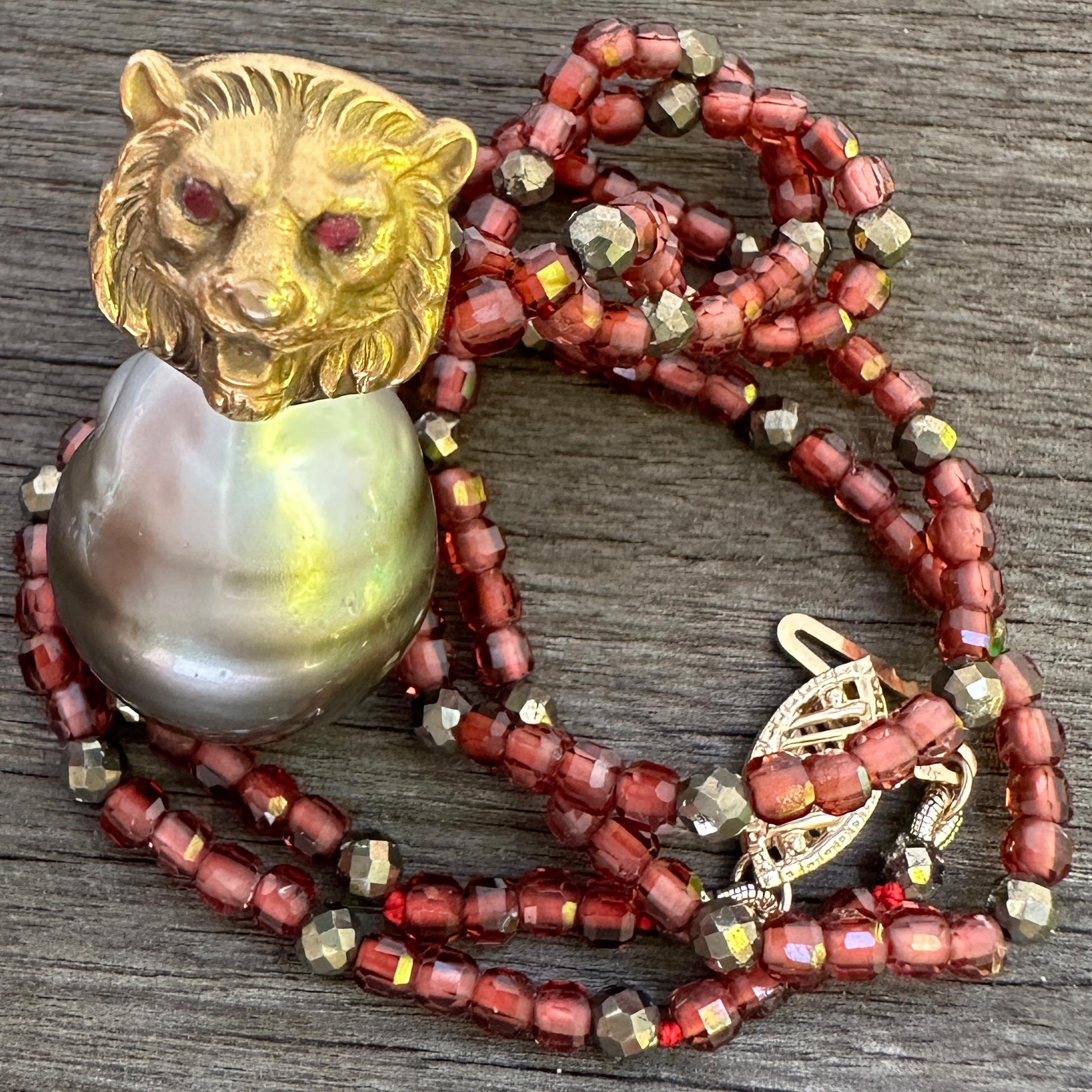 16mm Tahitian Pearl "Roar" Pendant with Vintage Gold Lion Bale on ...