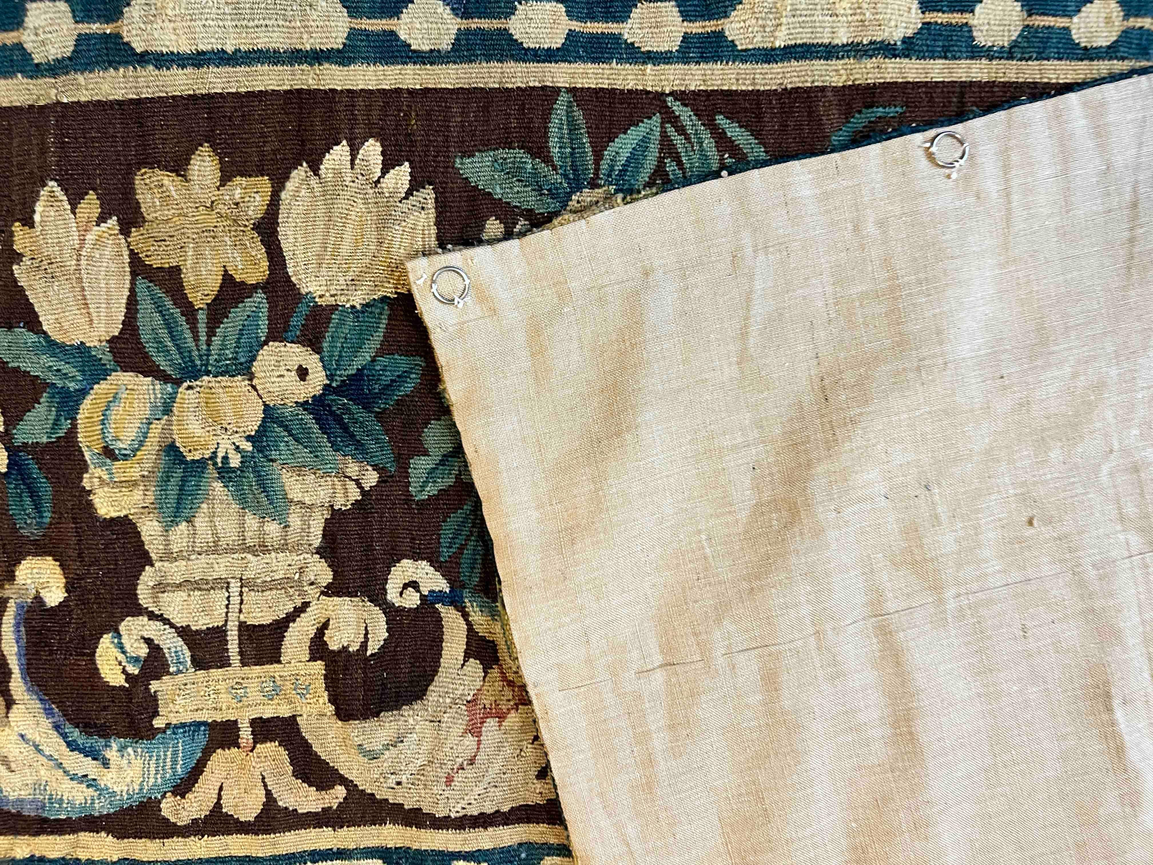 16th century Flanders tapestry - n° 1158 For Sale at 1stDibs