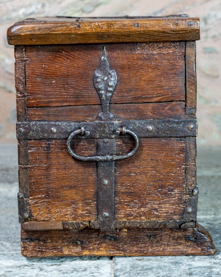 16th Century, Gothic Iron Bound Oak Chest, Flemish, circa 1500-1540 at ...