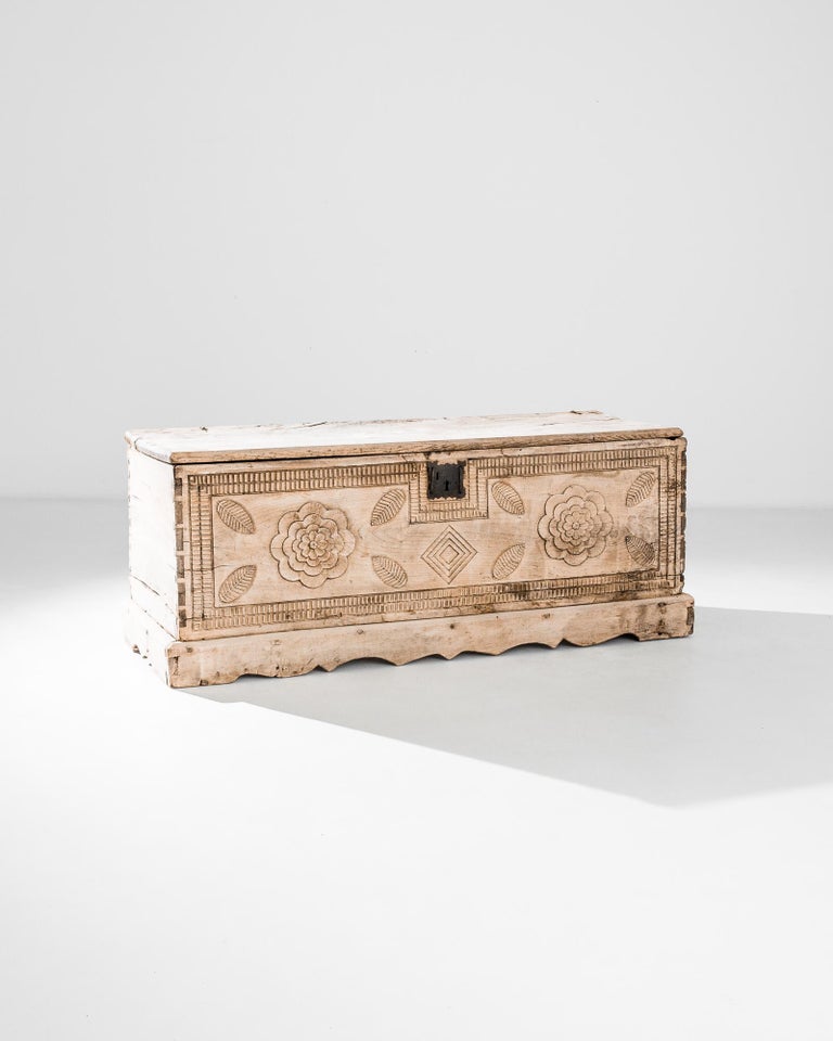1700s Southern European Oak Trunk at 1stDibs | oak trunk for sale