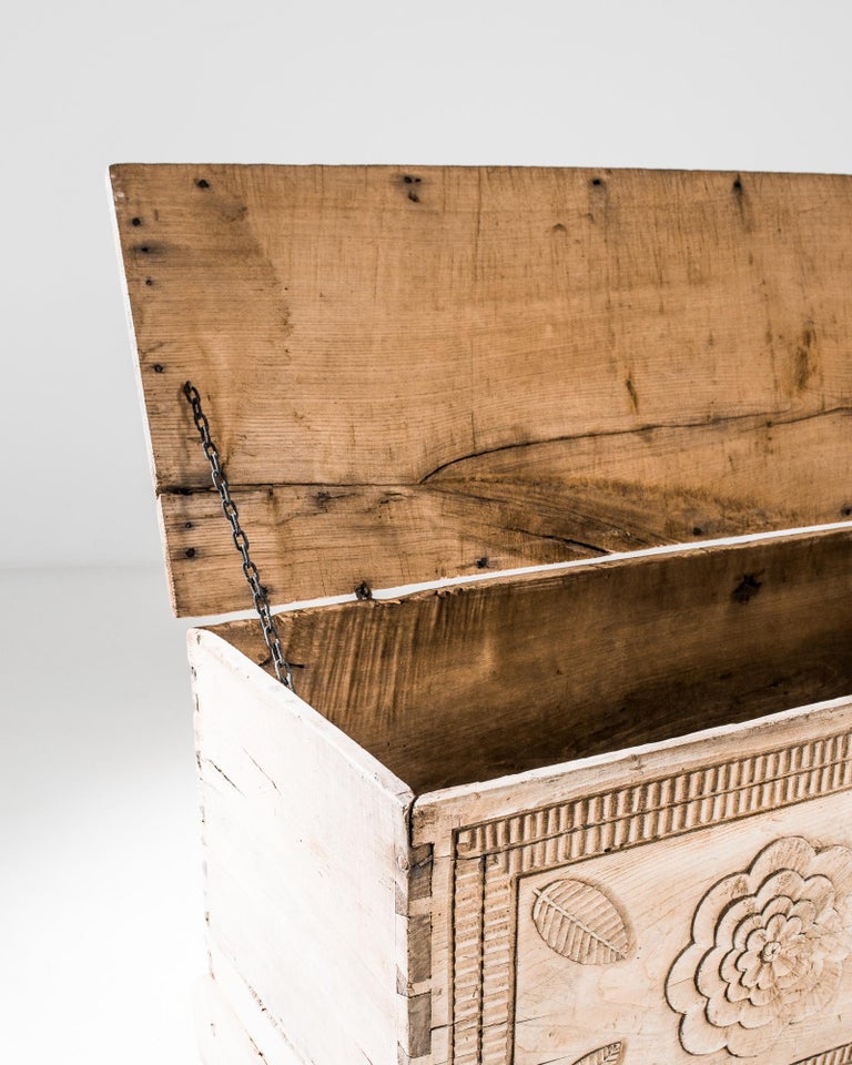 1700s Southern European Oak Trunk at 1stDibs | oak trunk for sale