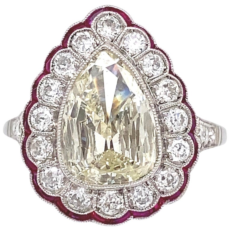 Bague cocktail en platine avec diamant en poire et rubis de 1,75 carat ...