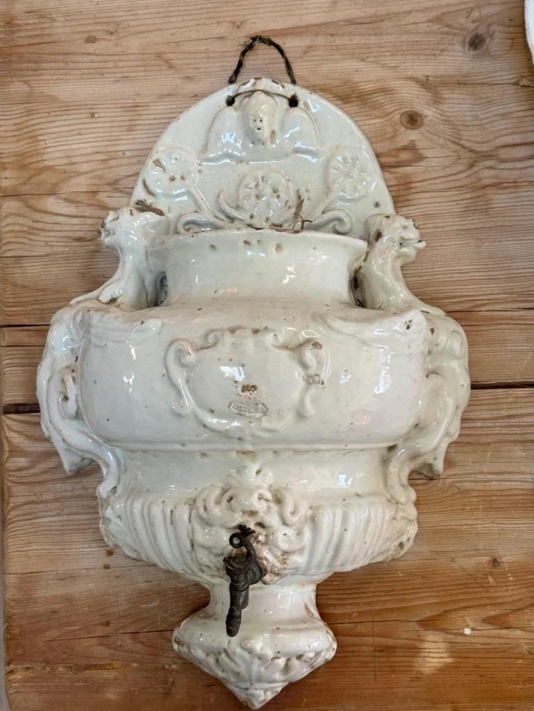 17th-18th Century White Ceramic Italian Lavabo For Sale at 1stDibs